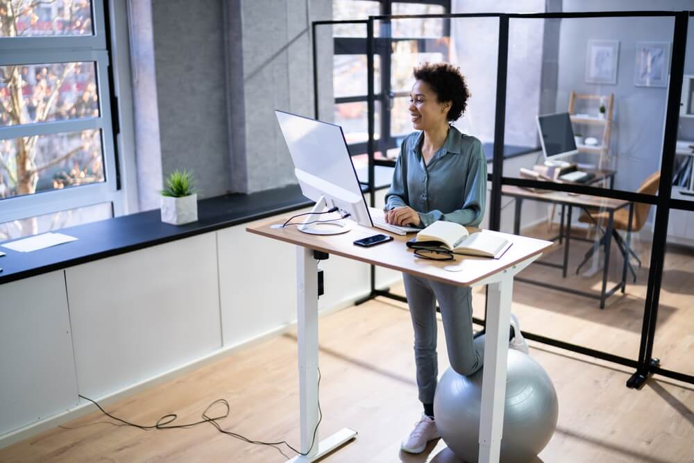 Standing Desks: The Benefits for our Physical and Mental Health