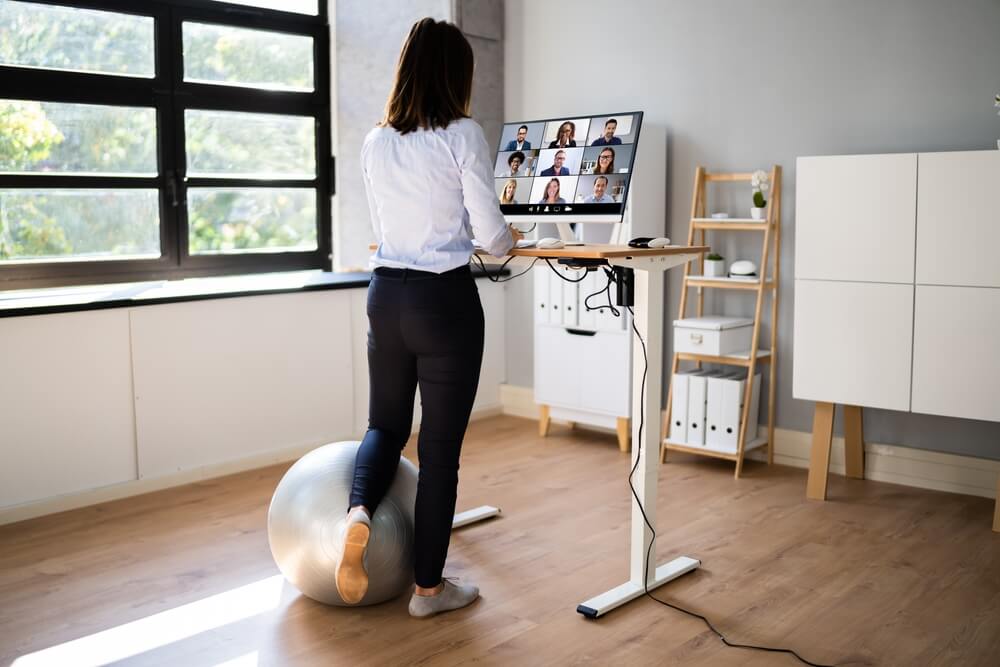 Standing Desks: The Benefits for our Physical and Mental Health